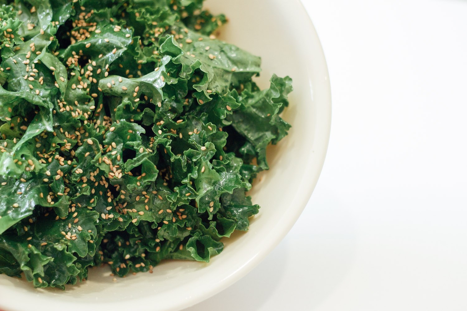 Easy Sesame Kale Chips Recipe - Cultural Chromatics